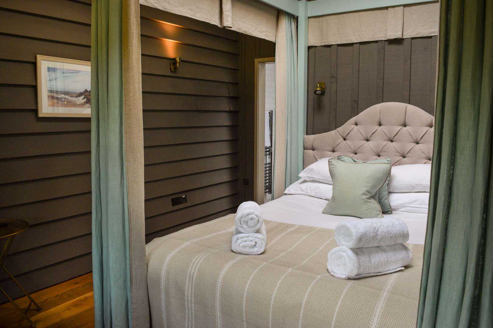 Retreat East - The Little Burrow | Barns & Rooms | Holiday Barns Suffolk